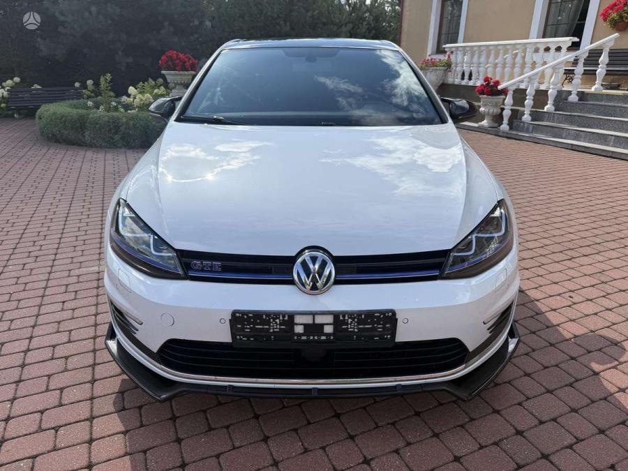 White Volkswagen Golf 2015 in Kelme, with an engine capacity of 1.40 L and mileage of 165 thousand km for 9200 €, photo 10 on AUTOMOTO.COM.LV