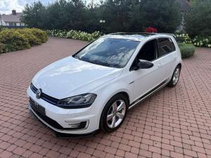 White Volkswagen Golf 2015 in Kelme, with an engine capacity of 1.40 L and mileage of 165 thousand km for 9200 €, photo 11 on AUTOMOTO.COM.LV