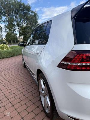 White Volkswagen Golf 2015 in Kelme, with an engine capacity of 1.40 L and mileage of 165 thousand km for 9200 €, photo 15 on AUTOMOTO.COM.LV