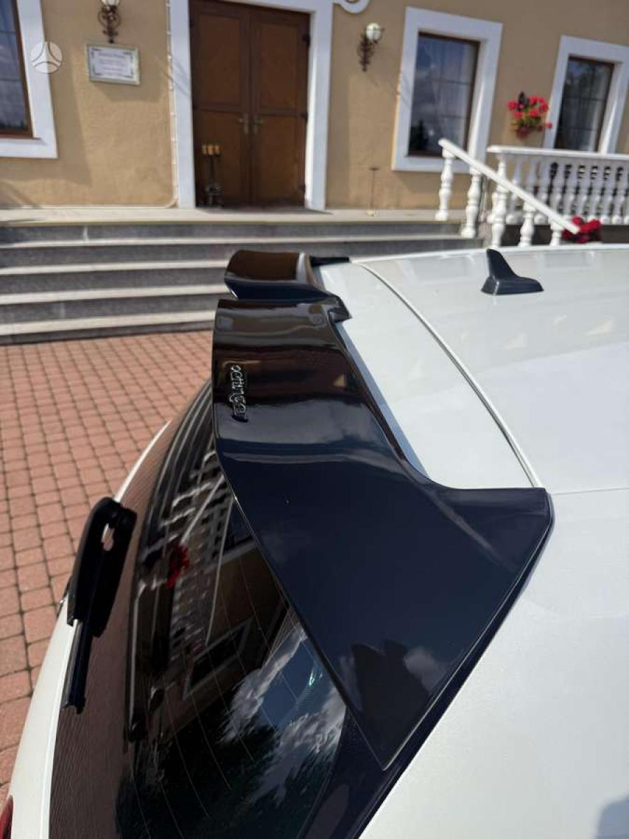 White Volkswagen Golf 2015 in Kelme, with an engine capacity of 1.40 L and mileage of 165 thousand km for 9200 €, photo 22 on AUTOMOTO.COM.LV