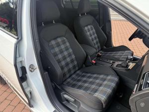 White Volkswagen Golf 2015 in Kelme, with an engine capacity of 1.40 L and mileage of 165 thousand km for 9200 €, photo 29 on AUTOMOTO.COM.LV