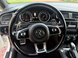 White Volkswagen Golf 2015 in Kelme, with an engine capacity of 1.40 L and mileage of 165 thousand km for 9200 €, photo 31 on AUTOMOTO.COM.LV