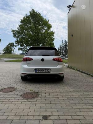 White Volkswagen Golf 2015 in Kaunas, with an engine capacity of 1.97 L and mileage of 275 thousand km for 8900 €, photo 6 on AUTOMOTO.COM.LV