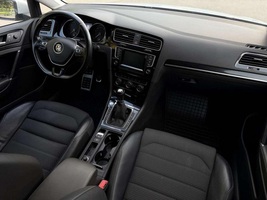 Balts Volkswagen Golf 2015 Rokiškis, ar dzinēja tilpumu 1.97 L un nobraukumu 360 tūkst. km par 7650 €, foto 22 vietnē AUTOMOTO.COM.LV