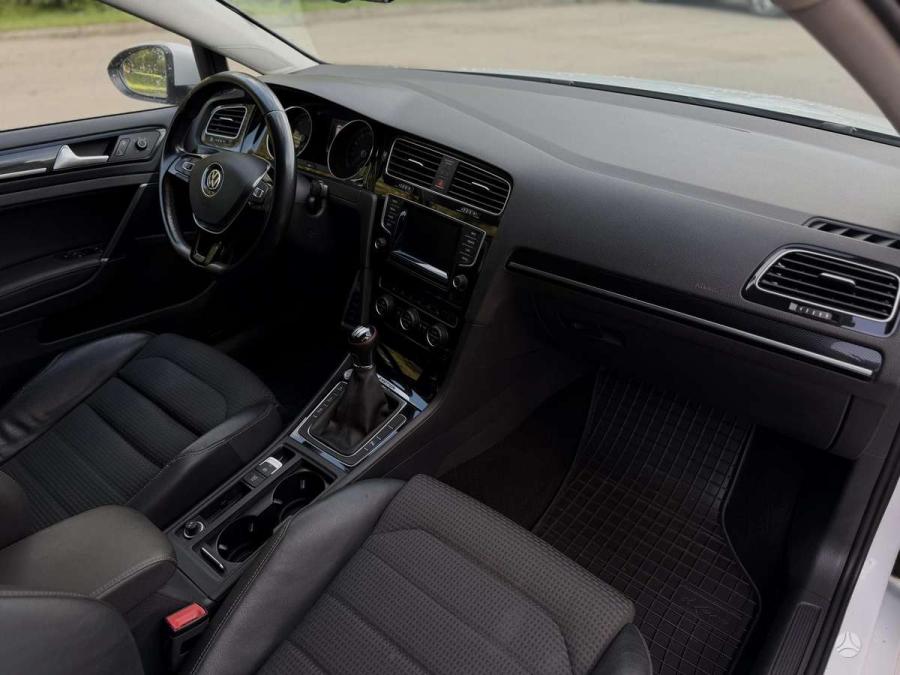 Balts Volkswagen Golf 2015 Rokiškis, ar dzinēja tilpumu 1.97 L un nobraukumu 360 tūkst. km par 7650 €, foto 24 vietnē AUTOMOTO.COM.LV