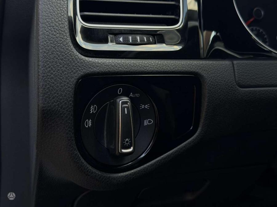 Balts Volkswagen Golf 2015 Rokiškis, ar dzinēja tilpumu 1.97 L un nobraukumu 360 tūkst. km par 7650 €, foto 34 vietnē AUTOMOTO.COM.LV