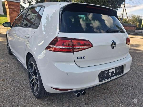 Volkswagen Golf 2015 Raseiniai vietnē Balts Volkswagen Golf 2015 Raseiniai, ar dzinēja tilpumu 1.40 L un nobraukumu 120 tūkst. km par 8500 €, foto 3 vietnē AUTOMOTO.COM.LV