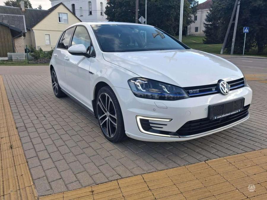 Белый Фольксваген Гольф 2015 в Расейняй, объемом двигателя 1.40 л и пробегом 120 тыс. км за 8500 €, фото 12 на AUTOMOTO.COM.LV
