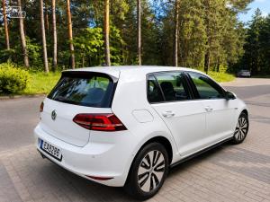 White Volkswagen Golf 2015 in Vilnius, with an engine capacity of 1.40 L and mileage of 241 thousand km for 9050 €, photo 4 on AUTOMOTO.COM.LV