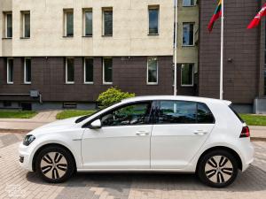 White Volkswagen Golf 2015 in Vilnius, with an engine capacity of 1.40 L and mileage of 241 thousand km for 9050 €, photo 7 on AUTOMOTO.COM.LV