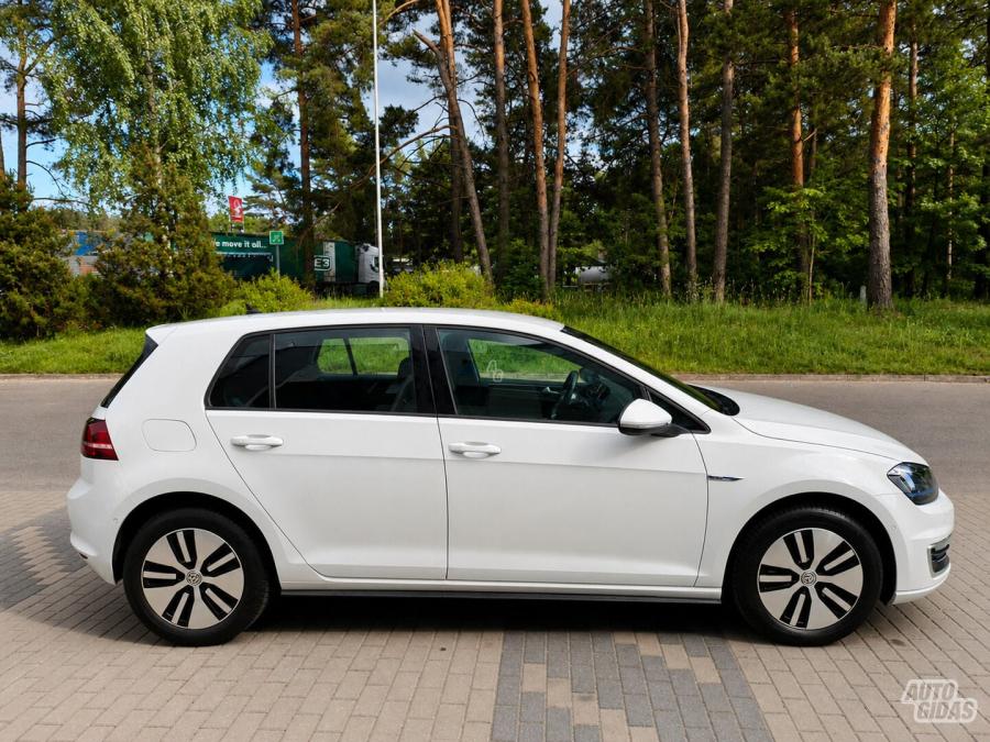 White Volkswagen Golf 2015 in Vilnius, with an engine capacity of 1.40 L and mileage of 241 thousand km for 9050 €, photo 8 on AUTOMOTO.COM.LV
