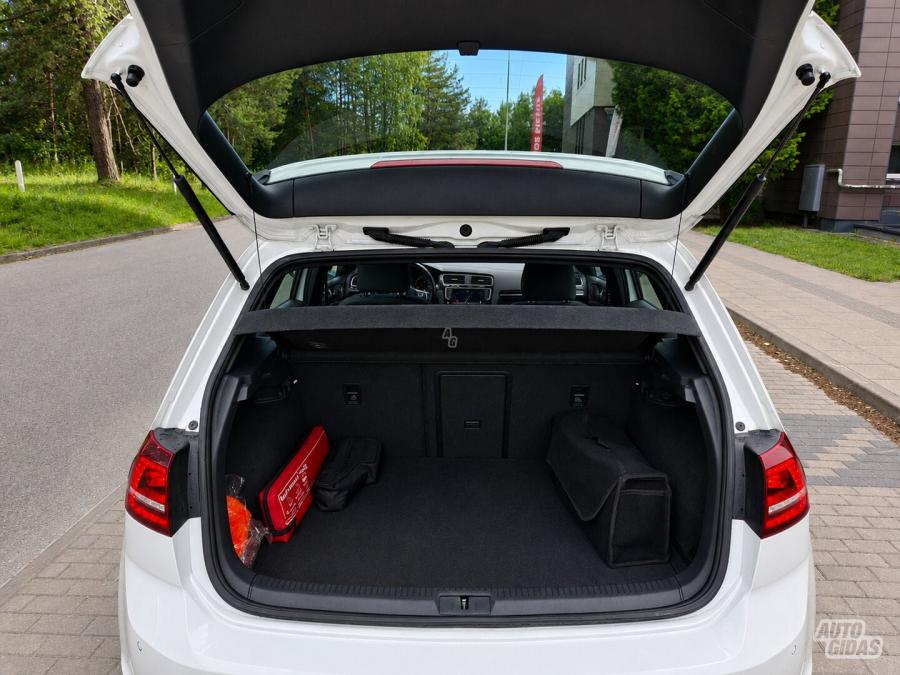 White Volkswagen Golf 2015 in Vilnius, with an engine capacity of 1.40 L and mileage of 241 thousand km for 9050 €, photo 19 on AUTOMOTO.COM.LV