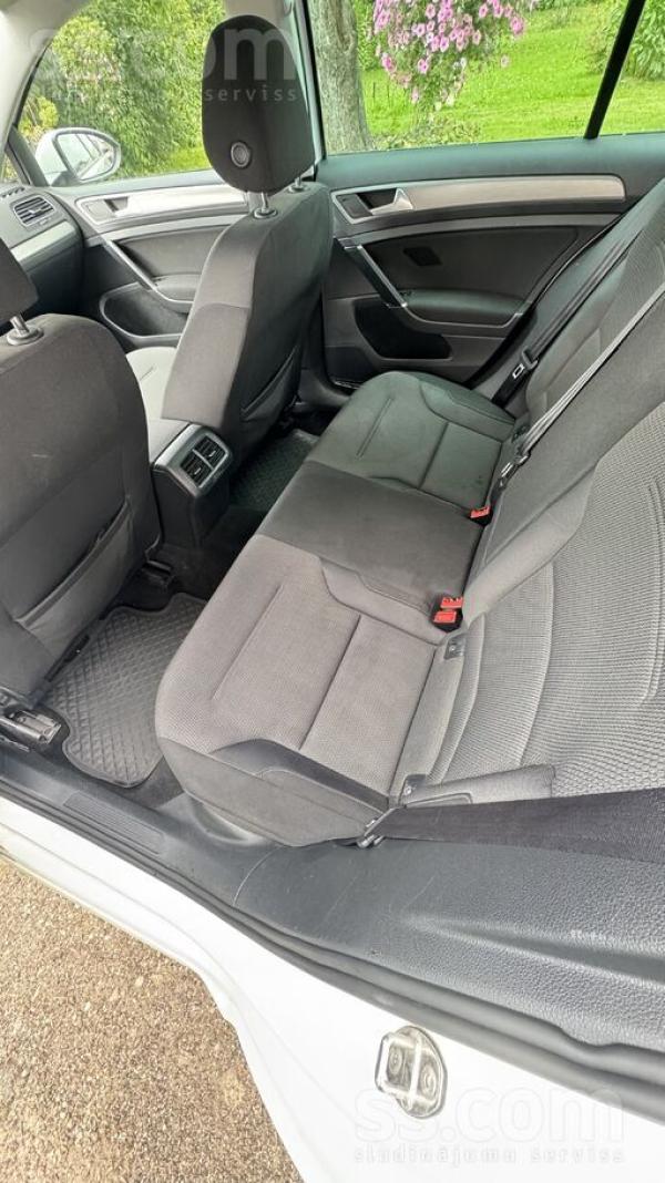 Balts Volkswagen Golf 2015 Rīga, ar dzinēja tilpumu 1.40 L un nobraukumu 152 tūkst. km par 8250 €, foto 10 vietnē AUTOMOTO.COM.LV