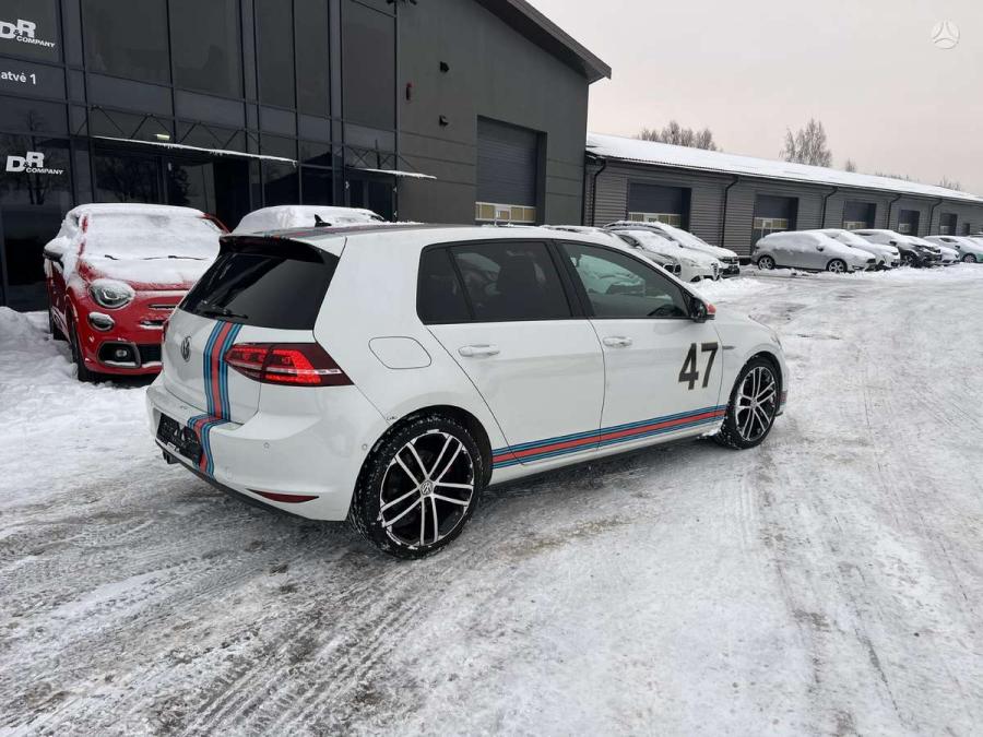 Balts Volkswagen Golf 2016 Tauragė, ar dzinēja tilpumu 1.97 L un nobraukumu 262 tūkst. km par 8400 €, foto 5 vietnē AUTOMOTO.COM.LV