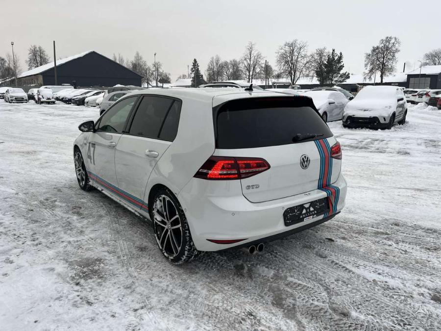 Balts Volkswagen Golf 2016 Tauragė, ar dzinēja tilpumu 1.97 L un nobraukumu 262 tūkst. km par 8400 €, foto 11 vietnē AUTOMOTO.COM.LV
