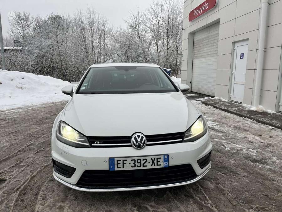 White Volkswagen Golf 2016 in Kaunas, with an engine capacity of 2.00 L and mileage of 277 thousand km for 8999 €, photo 3 on AUTOMOTO.COM.LV