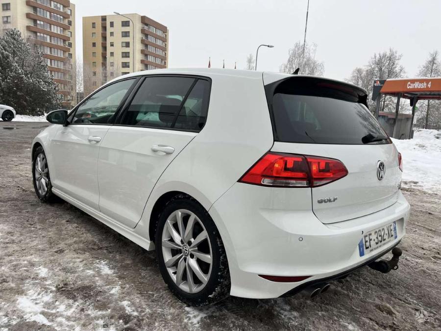 White Volkswagen Golf 2016 in Kaunas, with an engine capacity of 2.00 L and mileage of 277 thousand km for 8999 €, photo 6 on AUTOMOTO.COM.LV