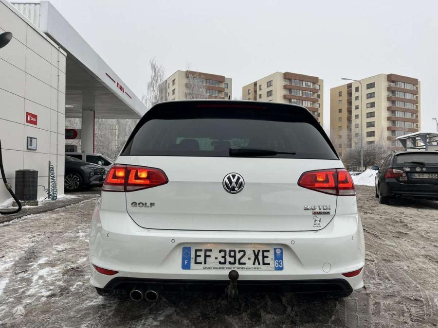White Volkswagen Golf 2016 in Kaunas, with an engine capacity of 2.00 L and mileage of 277 thousand km for 8999 €, photo 7 on AUTOMOTO.COM.LV