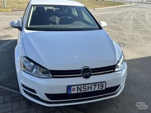 White Volkswagen Golf 2016 in Panevezys, with an engine capacity of 1.40 L and mileage of 216 thousand km for 5999 €, photo 5 on AUTOMOTO.COM.LV