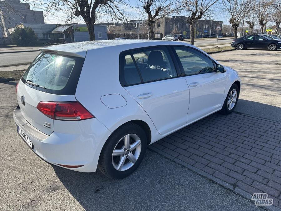 White Volkswagen Golf 2016 in Panevezys, with an engine capacity of 1.40 L and mileage of 216 thousand km for 5999 €, photo 12 on AUTOMOTO.COM.LV