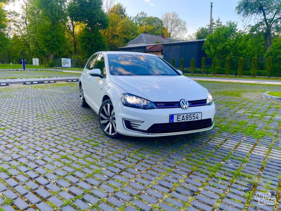 White Volkswagen Golf 2016 in Kaunas, with an engine capacity of 1.40 L and mileage of 240 thousand km for 9200 €, photo 1 on AUTOMOTO.COM.LV