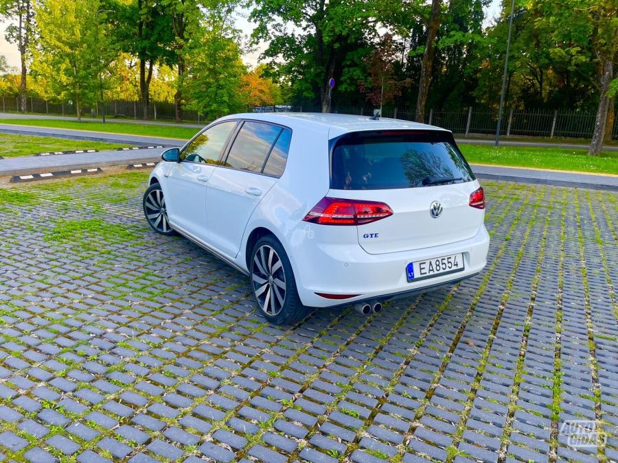 White Volkswagen Golf 2016 in Kaunas, with an engine capacity of 1.40 L and mileage of 240 thousand km for 9200 €, photo 6 on AUTOMOTO.COM.LV