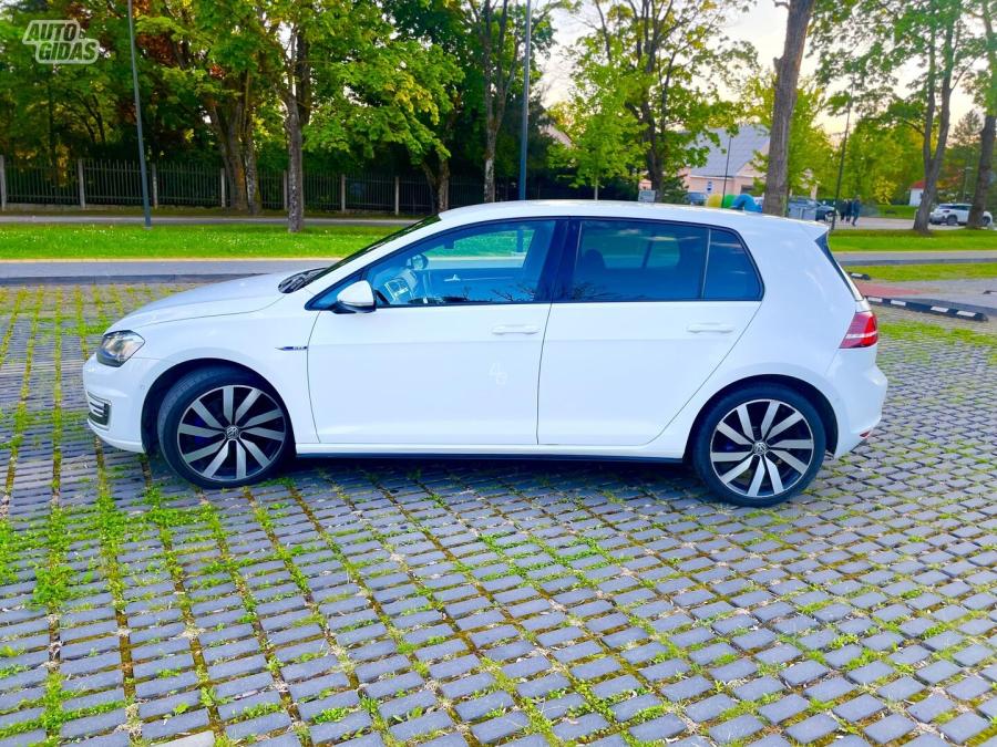 White Volkswagen Golf 2016 in Kaunas, with an engine capacity of 1.40 L and mileage of 240 thousand km for 9200 €, photo 7 on AUTOMOTO.COM.LV