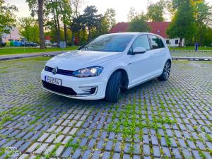 White Volkswagen Golf 2016 in Kaunas, with an engine capacity of 1.40 L and mileage of 240 thousand km for 9200 €, photo 8 on AUTOMOTO.COM.LV
