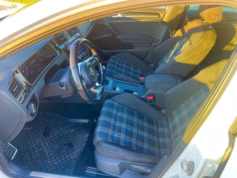 White Volkswagen Golf 2016 in Kaunas, with an engine capacity of 1.40 L and mileage of 240 thousand km for 9200 €, photo 11 on AUTOMOTO.COM.LV
