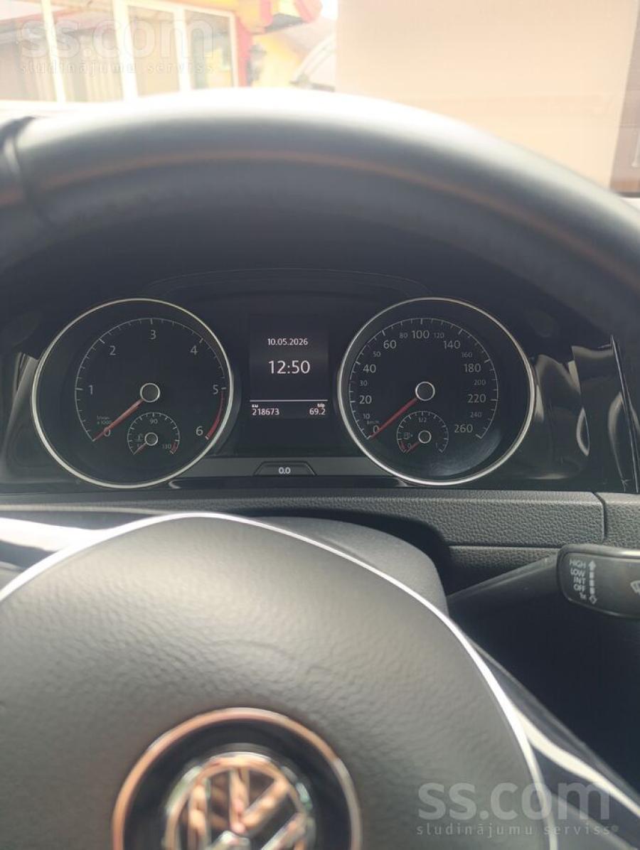 Balts Volkswagen Golf 2016 Rīga, ar dzinēja tilpumu 2.00 L un nobraukumu 219 tūkst. km par 9800 €, foto 13 vietnē AUTOMOTO.COM.LV