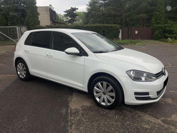 White Volkswagen Golf 2016 in Marijampole, with an engine capacity of 1.60 L and mileage of 285 thousand km for 6299 €, photo 1 on AUTOMOTO.COM.LV