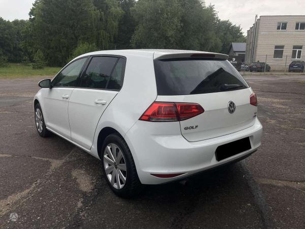 White Volkswagen Golf 2016 in Marijampole, with an engine capacity of 1.60 L and mileage of 285 thousand km for 6299 €, photo 9 on AUTOMOTO.COM.LV