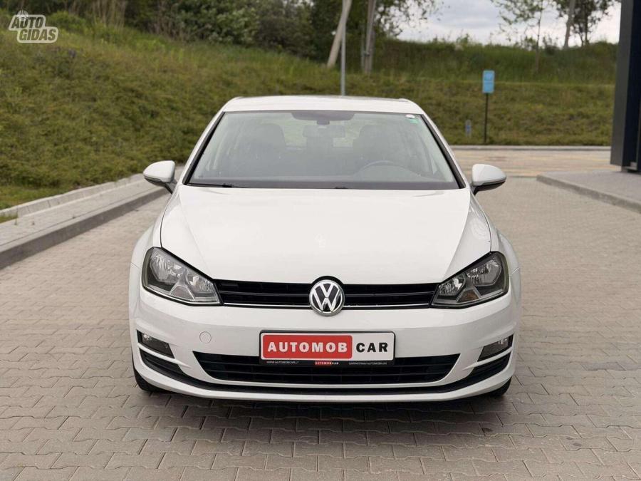 White Volkswagen Golf 2016 in Vilnius, with an engine capacity of 1.60 L and mileage of 208 thousand km for 5950 €, photo 3 on AUTOMOTO.COM.LV