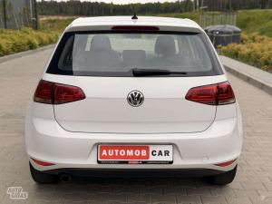 White Volkswagen Golf 2016 in Vilnius, with an engine capacity of 1.60 L and mileage of 208 thousand km for 5950 €, photo 7 on AUTOMOTO.COM.LV