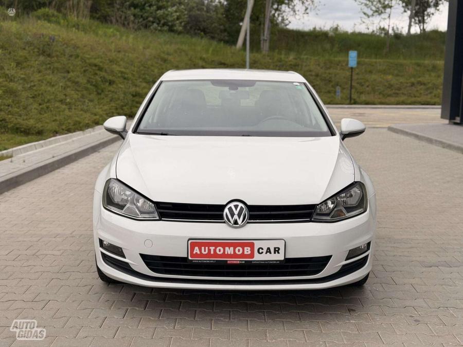 White Volkswagen Golf 2016 in Vilnius, with an engine capacity of 1.60 L and mileage of 208 thousand km for 5350 €, photo 3 on AUTOMOTO.COM.LV