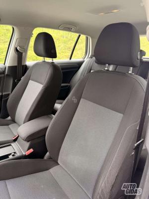 White Volkswagen Golf 2016 in Vilnius, with an engine capacity of 1.60 L and mileage of 208 thousand km for 5350 €, photo 14 on AUTOMOTO.COM.LV