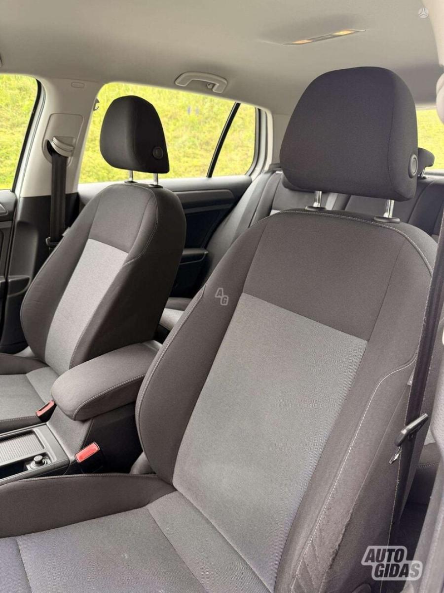 White Volkswagen Golf 2016 in Vilnius, with an engine capacity of 1.60 L and mileage of 208 thousand km for 5350 €, photo 14 on AUTOMOTO.COM.LV