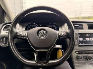 White Volkswagen Golf 2016 in Vilnius, with an engine capacity of 1.60 L and mileage of 208 thousand km for 5350 €, photo 21 on AUTOMOTO.COM.LV