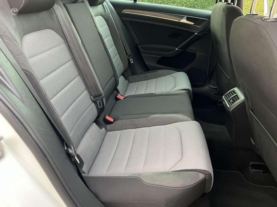 Balts Volkswagen Golf 2016 Šauļi, ar dzinēja tilpumu 1.60 L un nobraukumu 201 tūkst. km par 8300 €, foto 15 vietnē AUTOMOTO.COM.LV