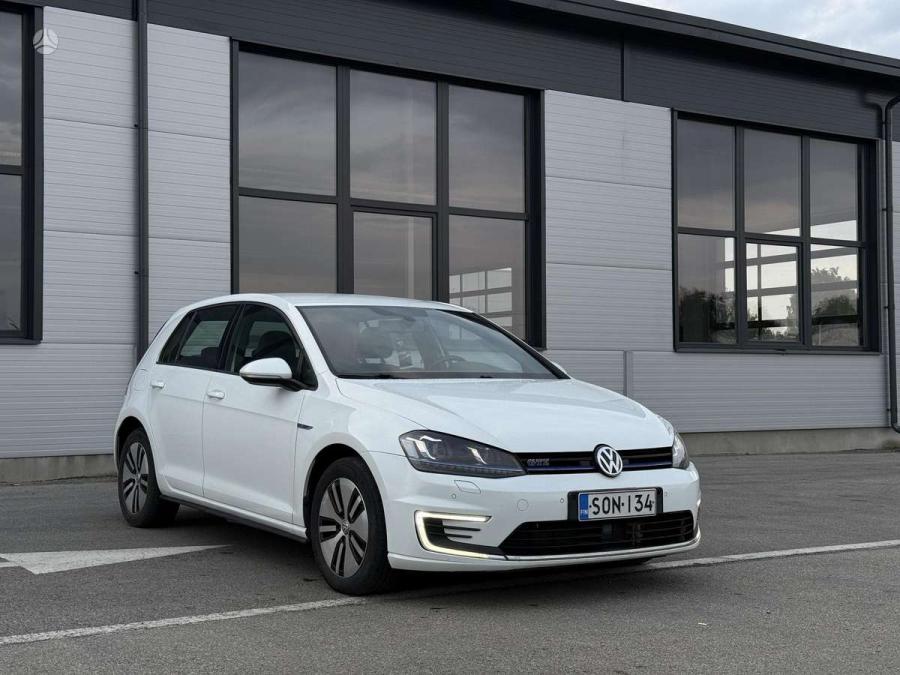 Balts Volkswagen Golf 2016 Panevēža, ar dzinēja tilpumu 1.40 L un nobraukumu 170 tūkst. km par 8950 €, foto 1 vietnē AUTOMOTO.COM.LV