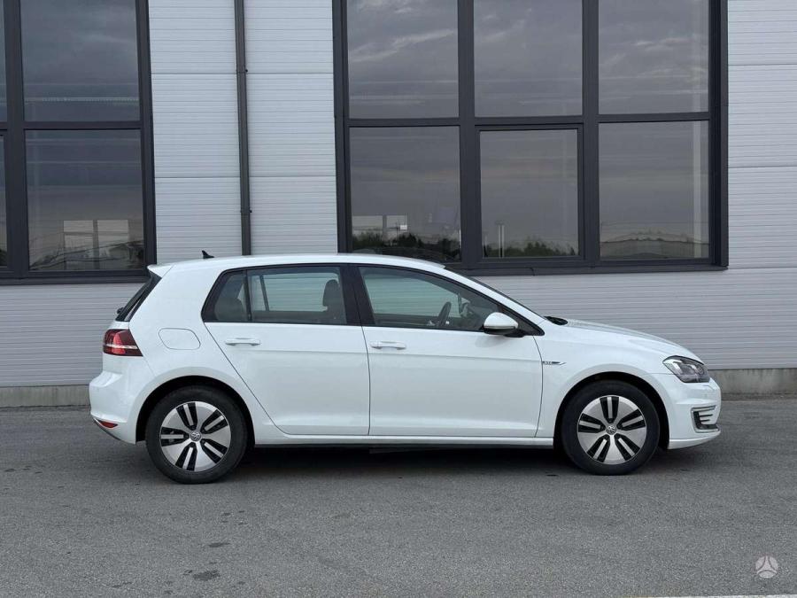Balts Volkswagen Golf 2016 Panevēža, ar dzinēja tilpumu 1.40 L un nobraukumu 170 tūkst. km par 8950 €, foto 7 vietnē AUTOMOTO.COM.LV