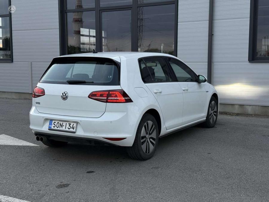 Balts Volkswagen Golf 2016 Panevēža, ar dzinēja tilpumu 1.40 L un nobraukumu 170 tūkst. km par 8950 €, foto 11 vietnē AUTOMOTO.COM.LV