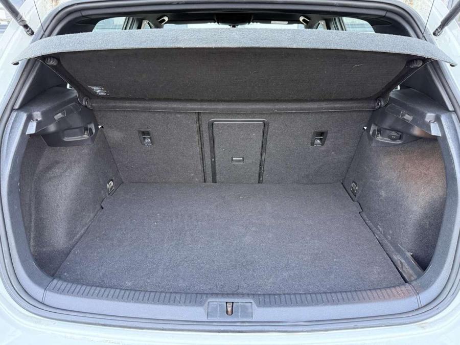 Balts Volkswagen Golf 2016 Panevēža, ar dzinēja tilpumu 1.40 L un nobraukumu 170 tūkst. km par 8950 €, foto 14 vietnē AUTOMOTO.COM.LV
