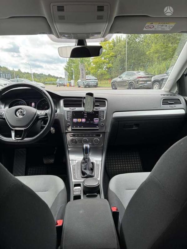 White Volkswagen Golf 2016 in Vilnius, with an engine capacity of 0.00 L and mileage of 82 thousand km for 9750 €, photo 9 on AUTOMOTO.COM.LV