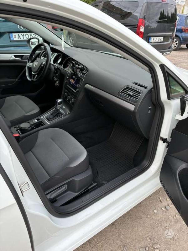 White Volkswagen Golf 2016 in Vilnius, with an engine capacity of 0.00 L and mileage of 82 thousand km for 9750 €, photo 11 on AUTOMOTO.COM.LV