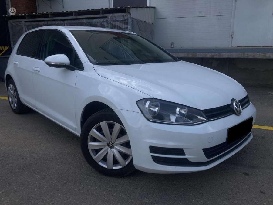White Volkswagen Golf 2016 in Marijampole, with an engine capacity of 1.60 L and mileage of 287 thousand km for 5950 €, photo 3 on AUTOMOTO.COM.LV