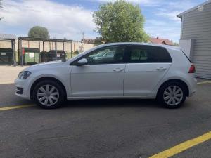 White Volkswagen Golf 2016 in Marijampole, with an engine capacity of 1.60 L and mileage of 287 thousand km for 5950 €, photo 6 on AUTOMOTO.COM.LV