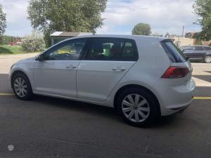 White Volkswagen Golf 2016 in Marijampole, with an engine capacity of 1.60 L and mileage of 287 thousand km for 5950 €, photo 7 on AUTOMOTO.COM.LV