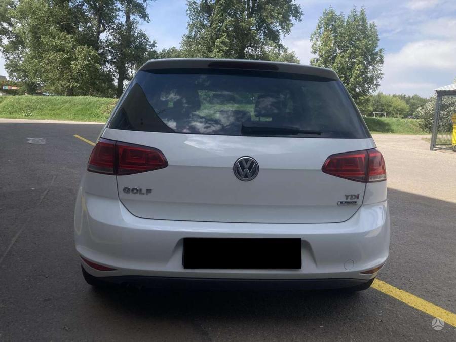 White Volkswagen Golf 2016 in Marijampole, with an engine capacity of 1.60 L and mileage of 287 thousand km for 5950 €, photo 9 on AUTOMOTO.COM.LV