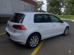 White Volkswagen Golf 2016 in Marijampole, with an engine capacity of 1.60 L and mileage of 287 thousand km for 5950 €, photo 11 on AUTOMOTO.COM.LV